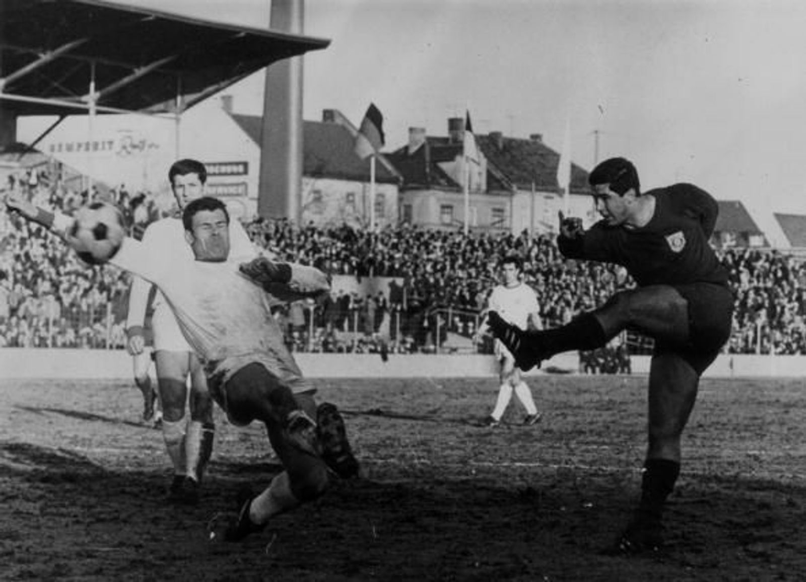 Top 10 German footballers of all time