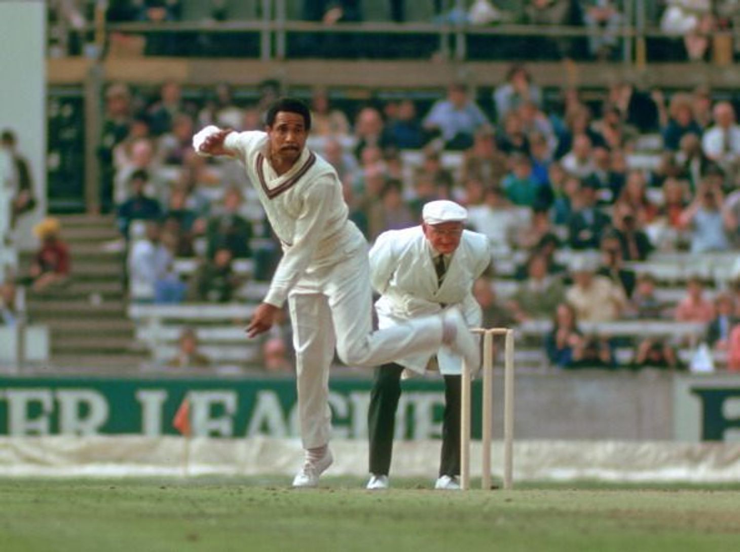 Top 5 spin bowling all-rounders of all time