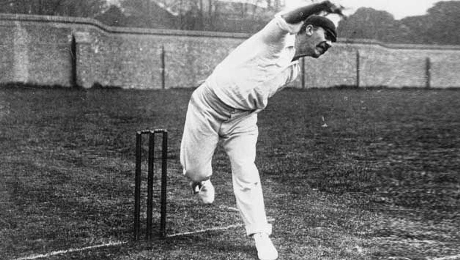 4 siblings who represented different countries