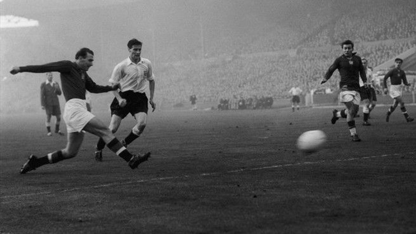 What is a false nine? Football tactics explained