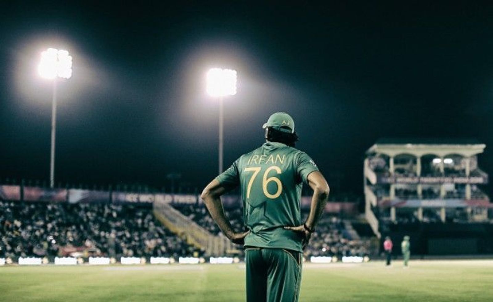 The inglorious predicament of a fine leg fielder