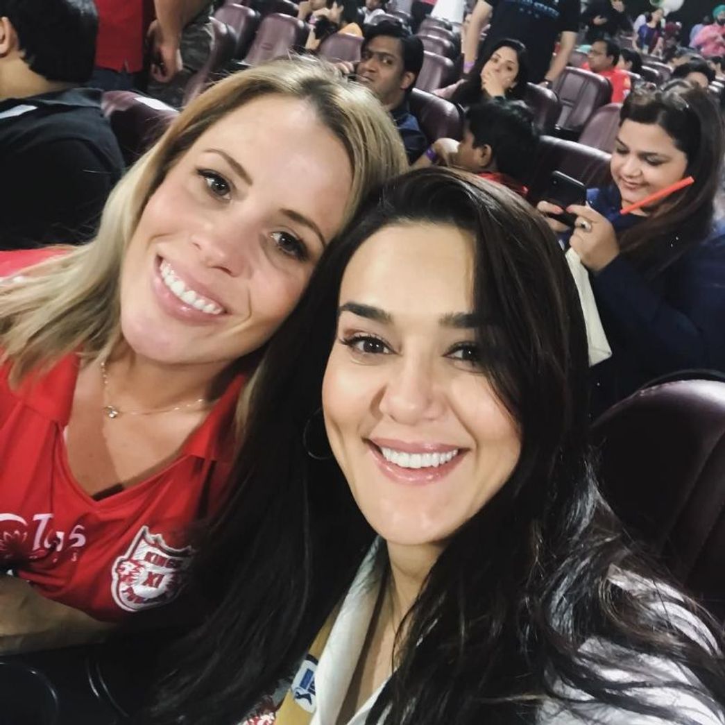 Who is Aaron Finch's Wife Amy Griffiths