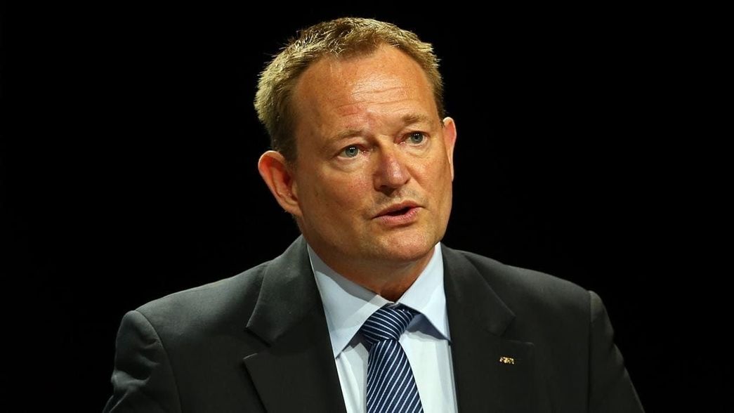 Top 10 football referees of all time