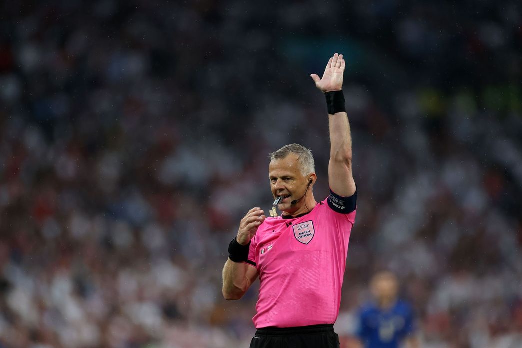 Top 10 football referees of all time