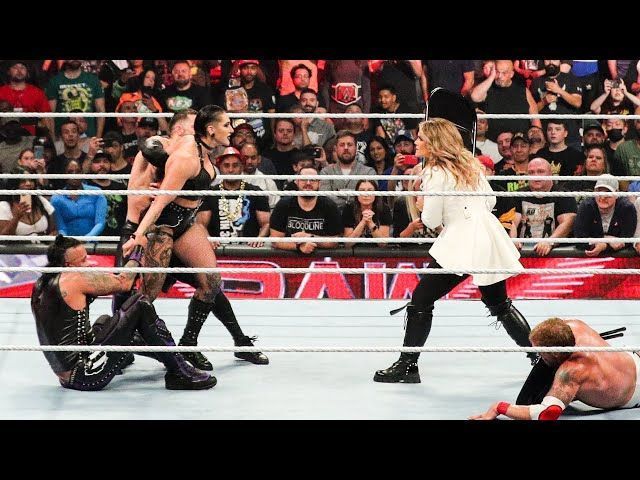 High-stakes main event, mixed tag team banger: 4 matches that could ...