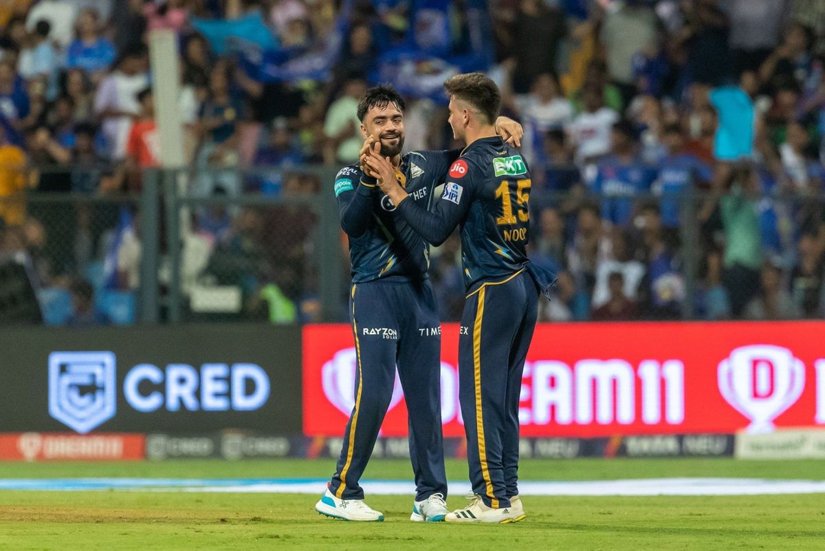 [Watch] Suryakumar Yadav hits a ramp six to reach maiden IPL hundred off 49 deliveries