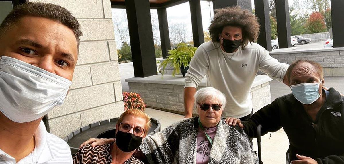 Who was Carlitos dad, Carlos Edwin Colón González Sr.?