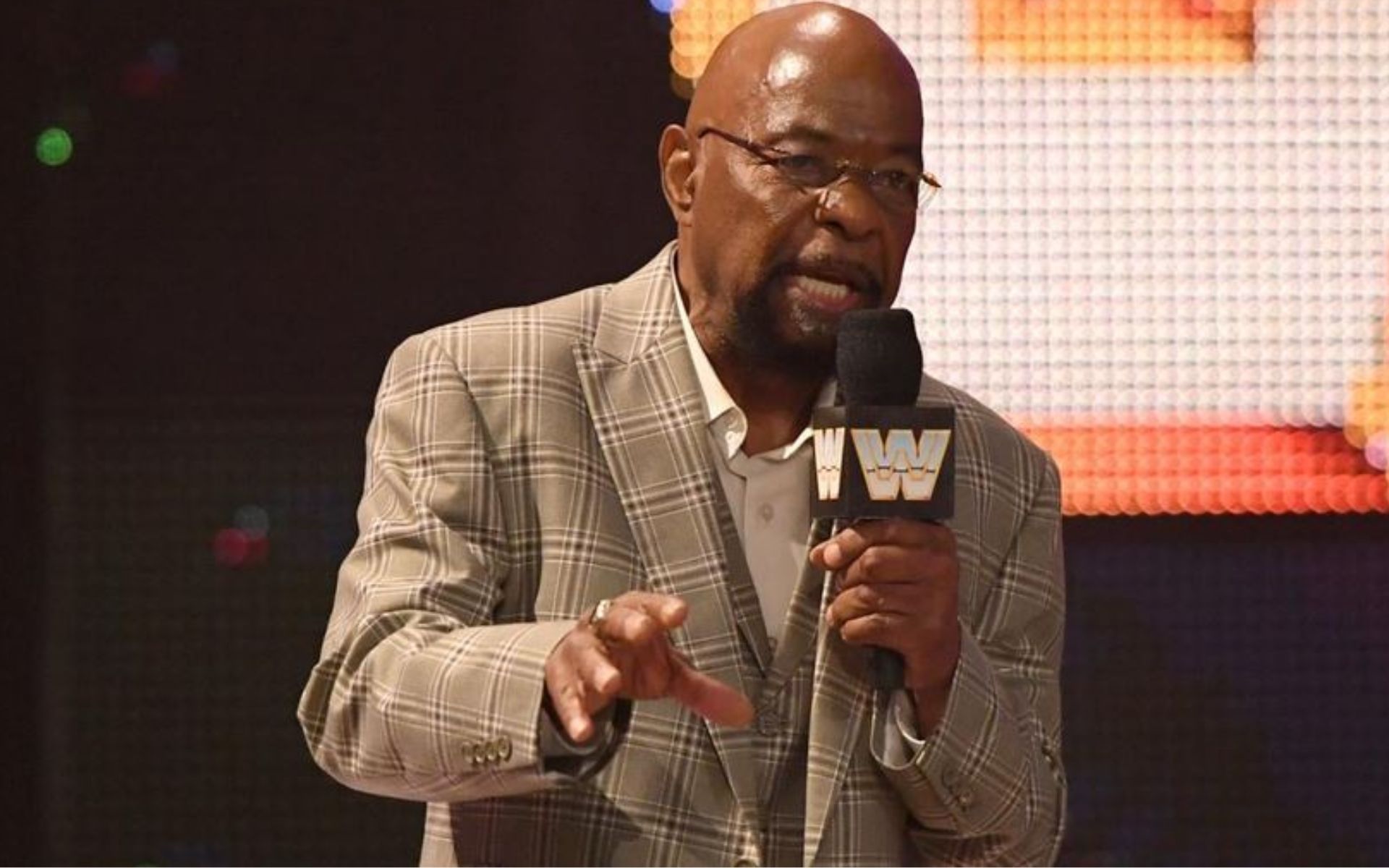 Teddy Long reveals the type of person that needs to get banned ...