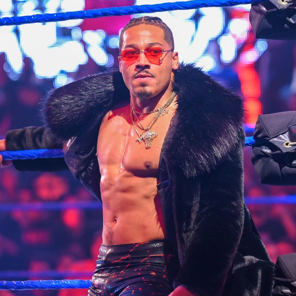 How much does Carmelo Hayes make?