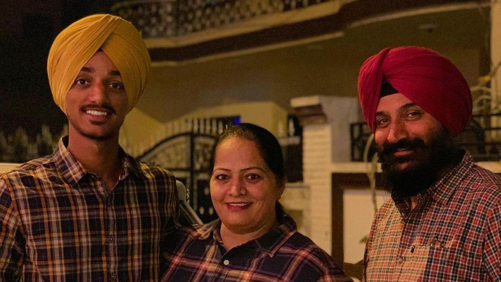 Arshdeep Singh's Family - Father, Mother, Siblings, Wife, Kids