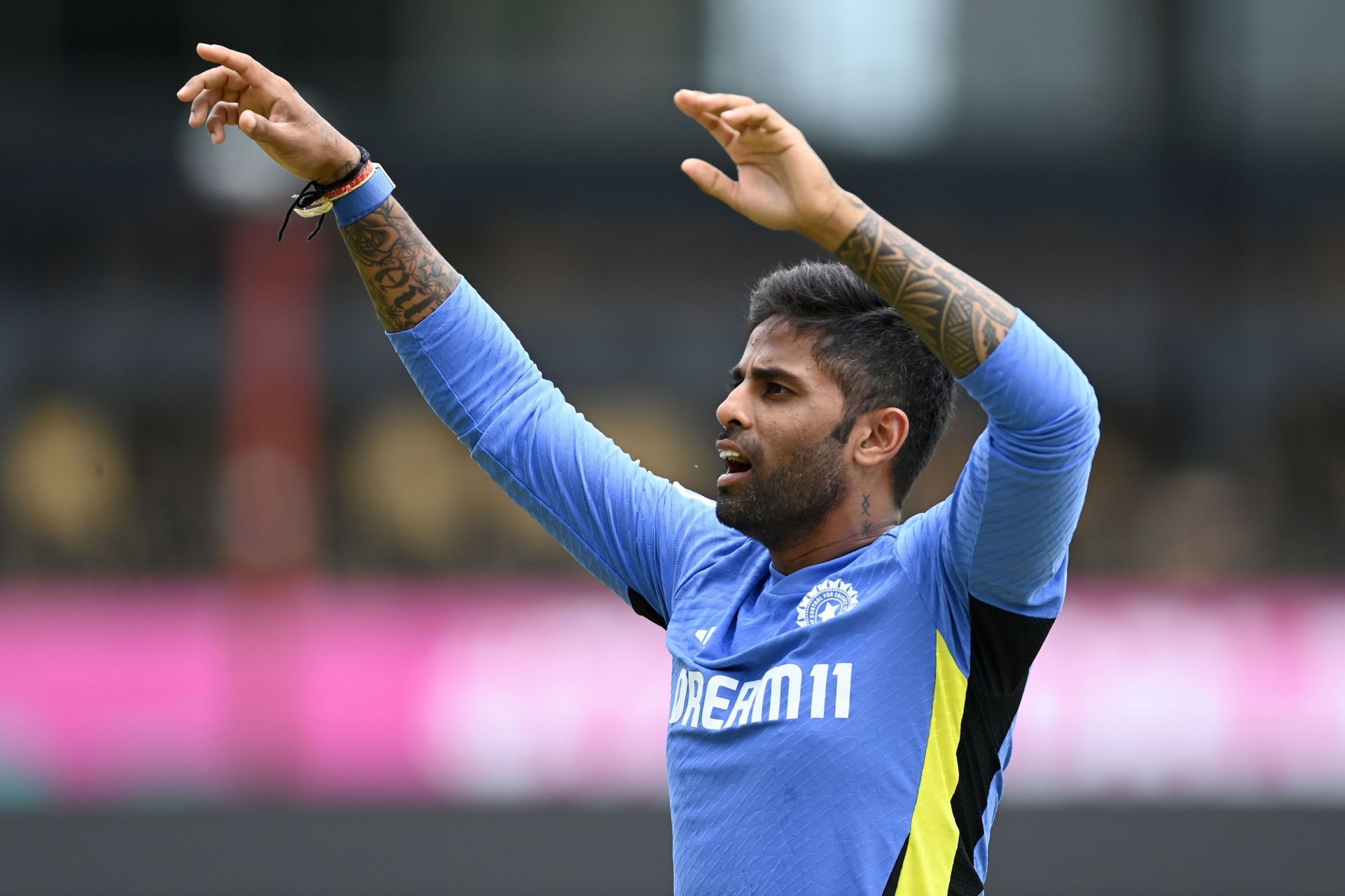 "Bhai yaar itne der me match ho jaata"- Suryakumar Yadav reacts to ...