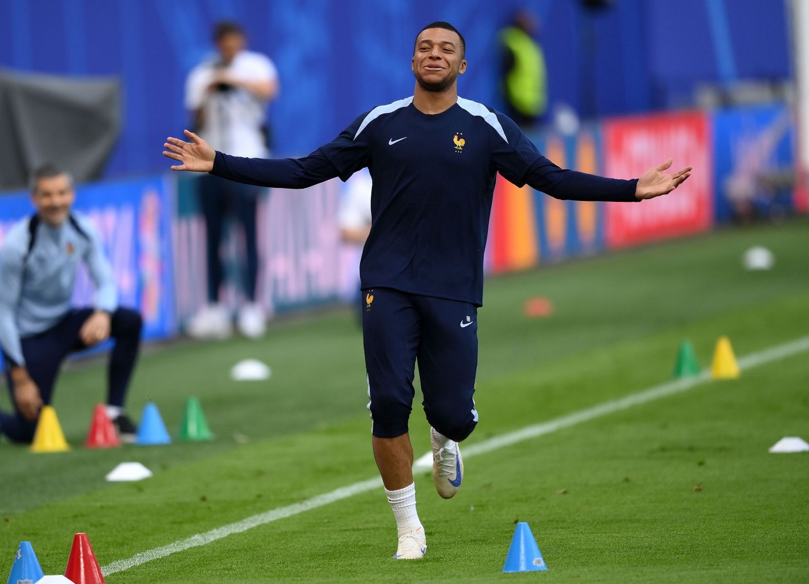 "I could just blindly make a run and he would find me" - Kylian Mbappe ...