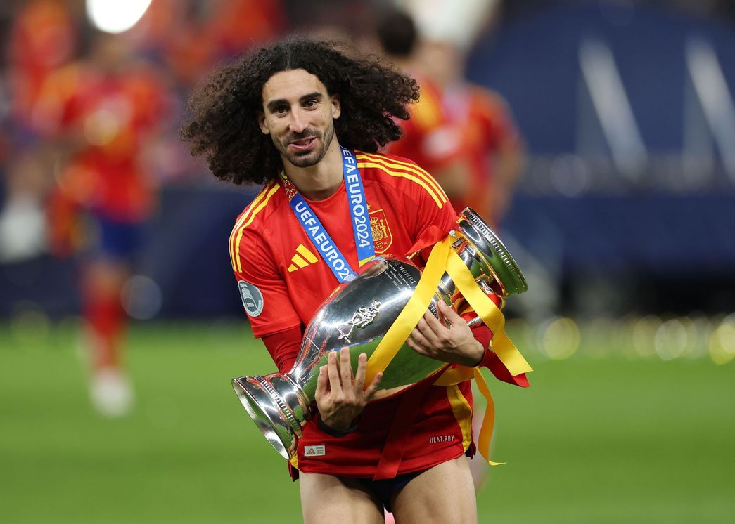 Marc Cucurella emphatically strikes back at Gary Neville's 'can't go ...