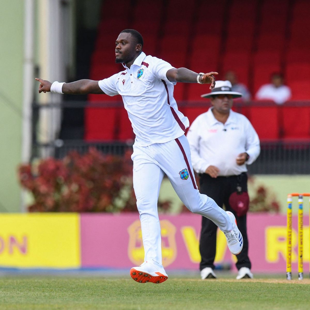 [Watch] Jayden Seales sends Tony de Zorzi's off-stump cartwheeling on ...