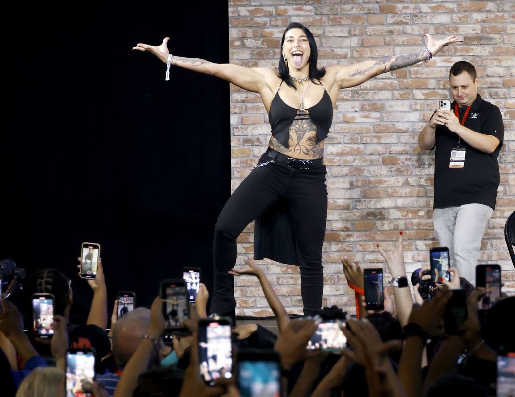 How tall is Rhea Ripley? | Discover Rhea Ripley Height, Weight, Age and ...