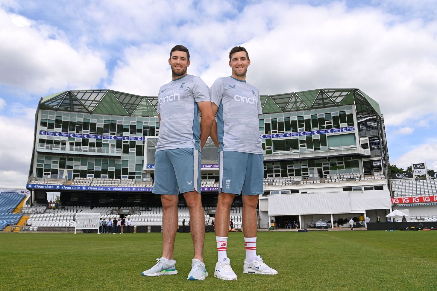 Jamie Overton family - father, mother, and sibling