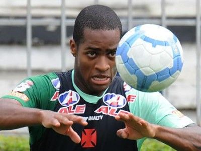Man City to bid for Brazil's Dede