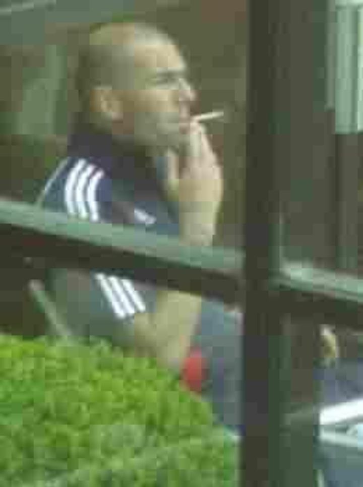 Light Up That Cigarette! Top 10 Footballers who smoke