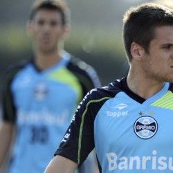 Man United eyeing Brazilian midfielder Ramiro?