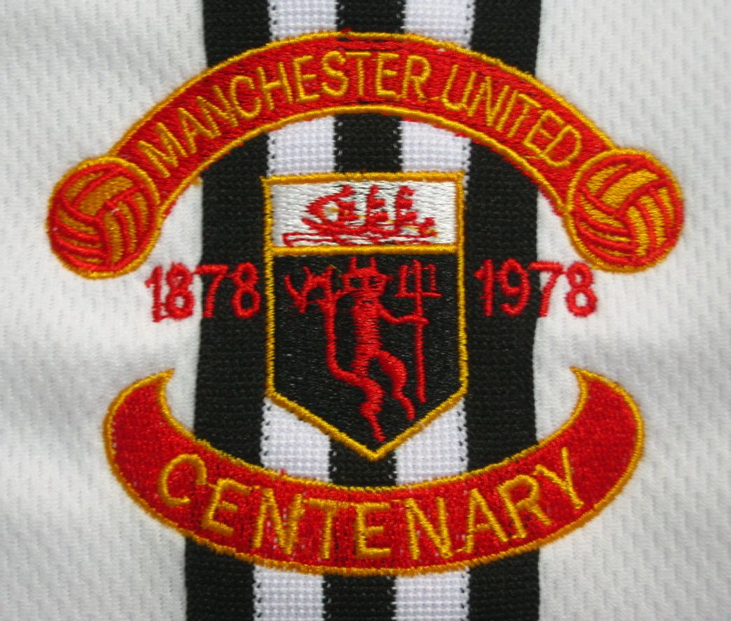 Manchester United Badges over the years