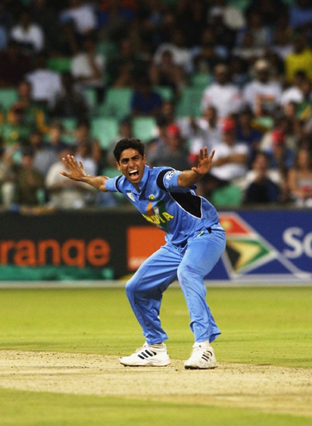 Best bowling performances of Ashish Nehra