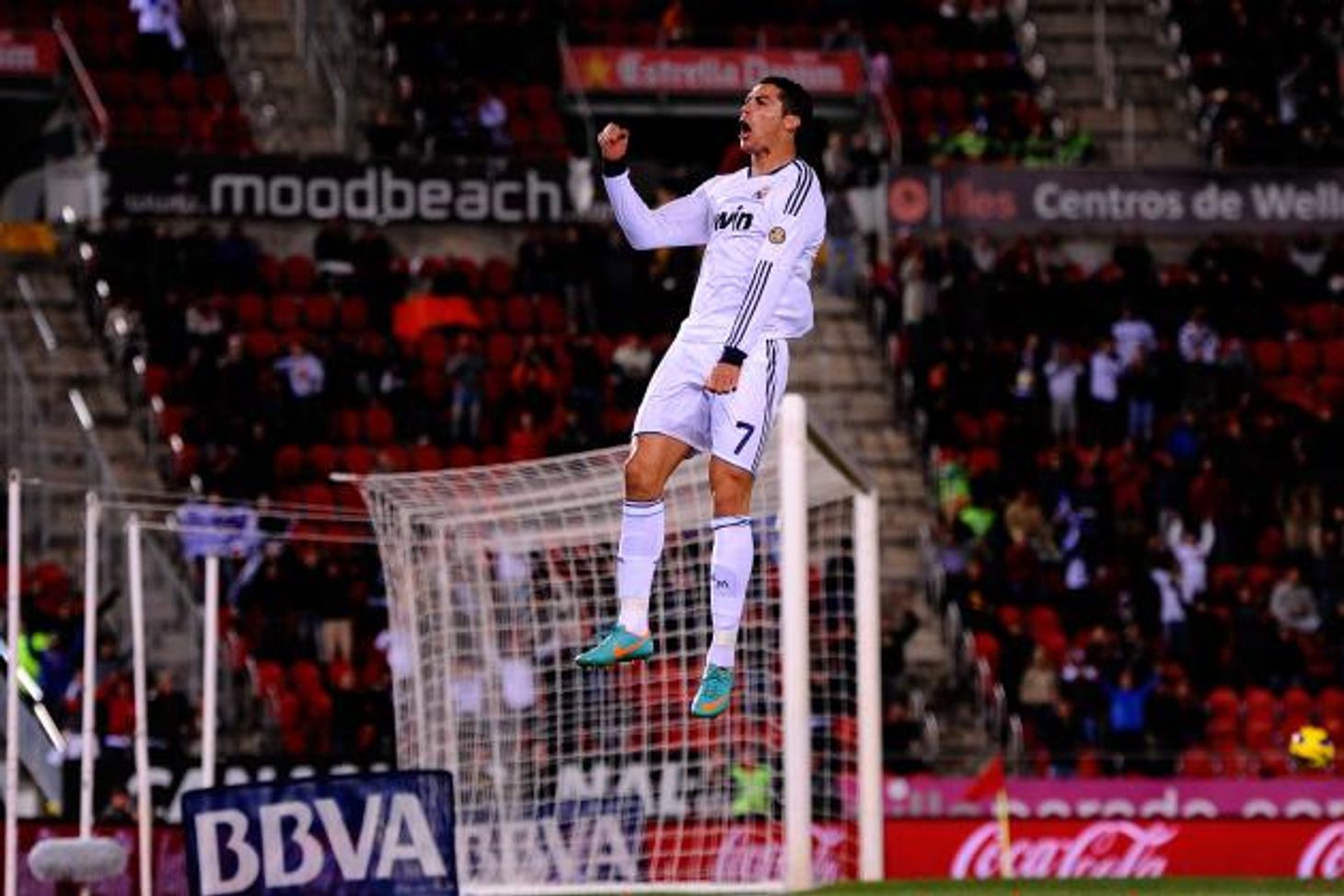 Top 8 fittest football players in the world