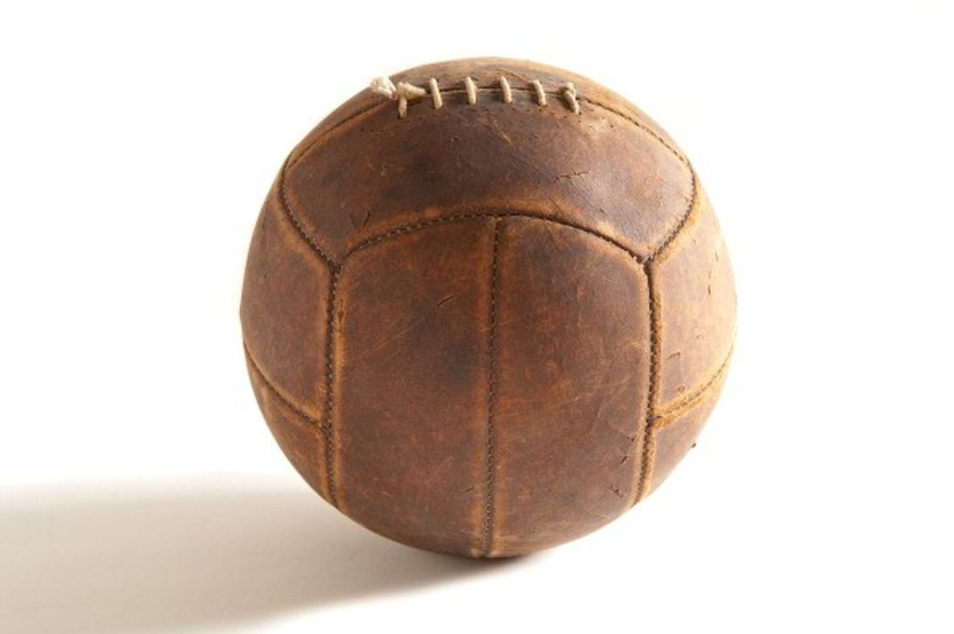 Evolution of the ball used in football