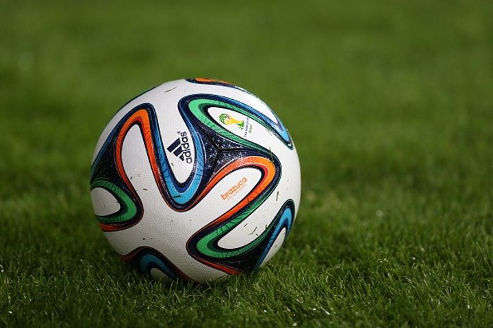 Evolution of the ball used in football