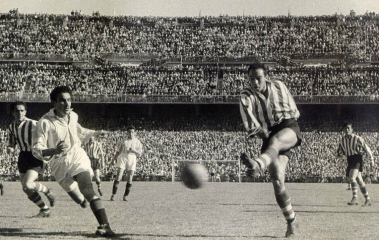 What is the Pichichi award?