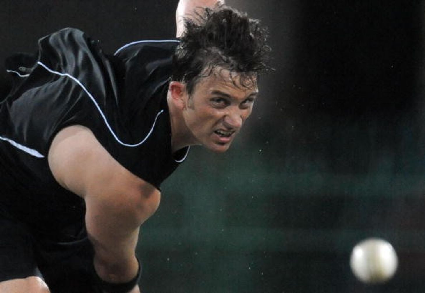 Top 10 fastest bowlers in the history of cricket