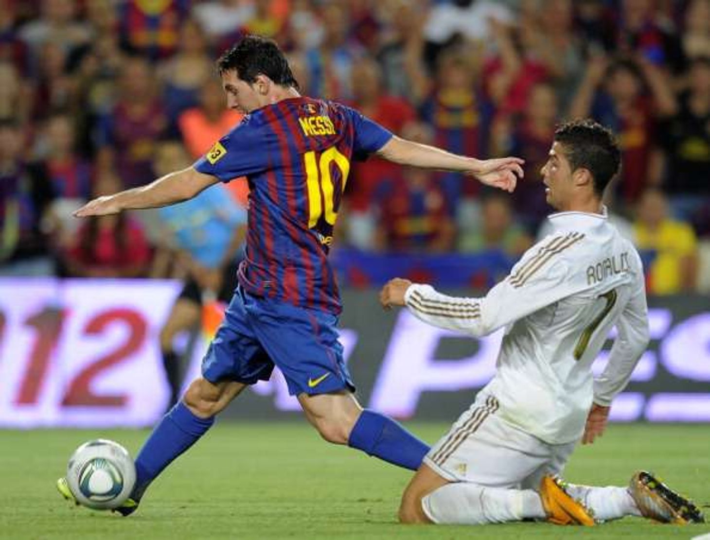 Top 15 Pictures of Lionel Messi and Cristiano Ronaldo