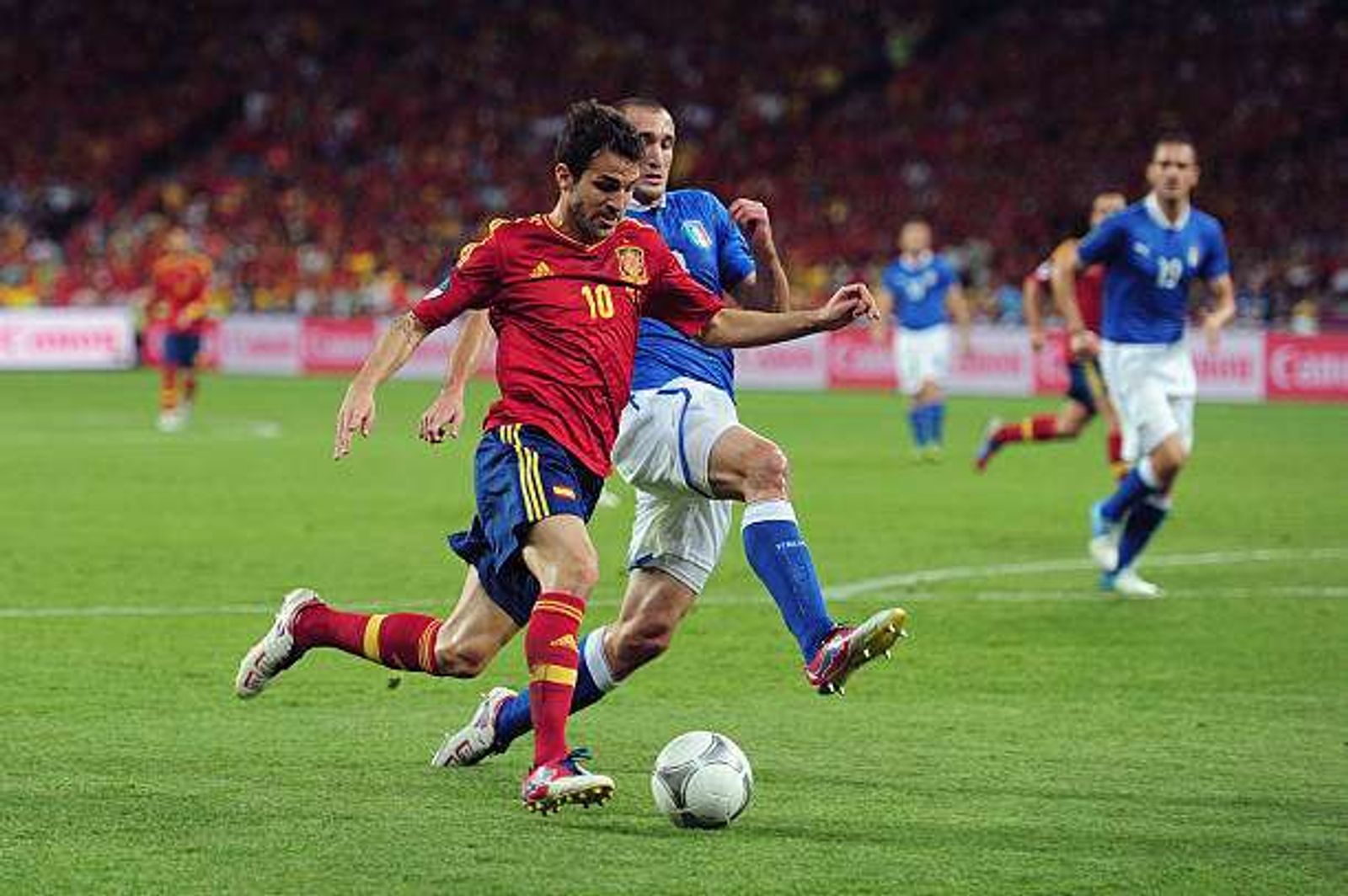 What is the difference between a Striker and a Centre Forward?